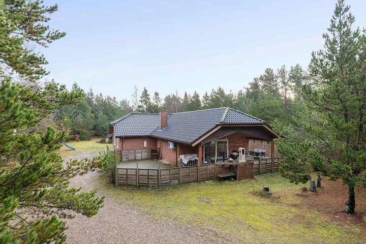 Large Cottage In Peaceful, Beautiful Nature - List
