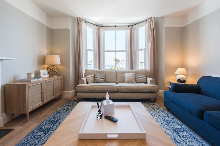 The Hide By Birch Stays - Free Sunday Night* - Rhosneigr