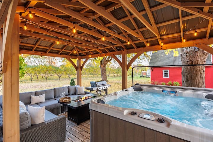 Scenic Notl Farmhouse-orchard Views-hot Tub-sauna - Niagara-on-the-Lake