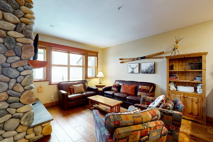 3br Ski-in/ski-out Condo With Mtn Views & Hot Tub - Big White Ski Resort, BC