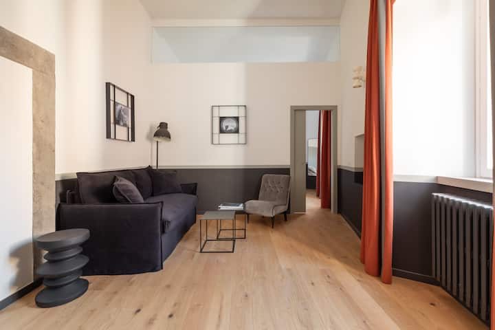 Stunning Rose Trastevere Apartment - Rome
