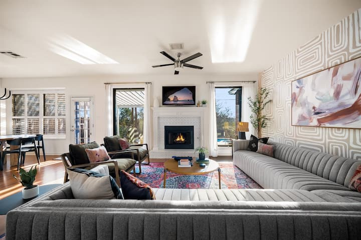 ~Stunning Designer Home~ Jacuzzi & Fire Pit - Austin, TX