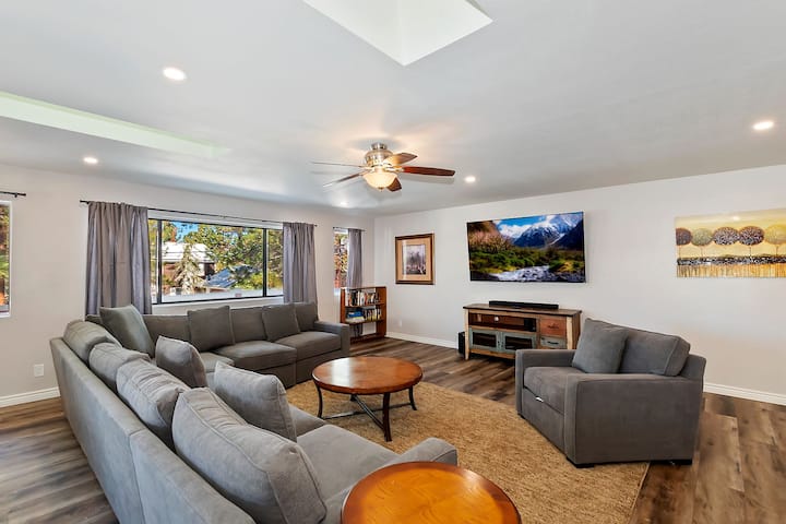 Centrally Located! Game Room! Hot Tub! Dog Ok! - Big Bear Lake, CA