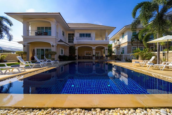 Luxurious 5-bedroom Private Pool Villa! (Pv5) - Hua Hin