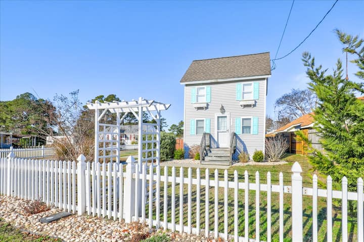 Adorable Cottage In The Heart Of Chincoteague - Chincoteague, VA