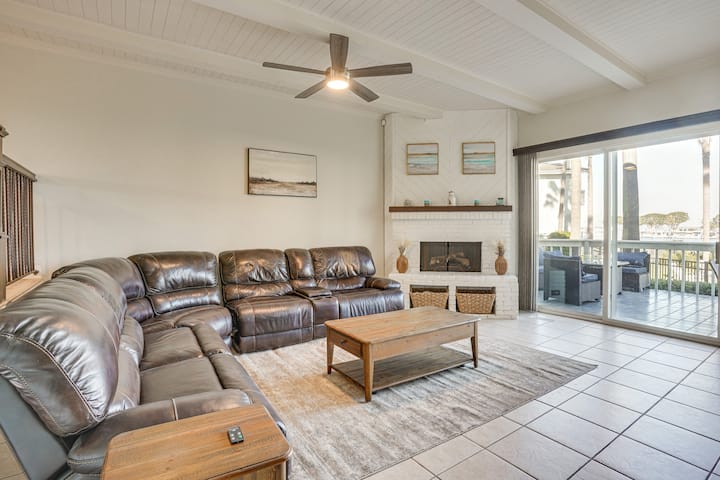 Huntington Beach Condo - Walk To The Ocean! - Huntington Beach, CA