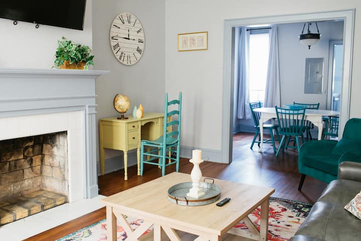 Charming 2br Gem In Cloverdale | Pet Friendly - Montgomery, AL