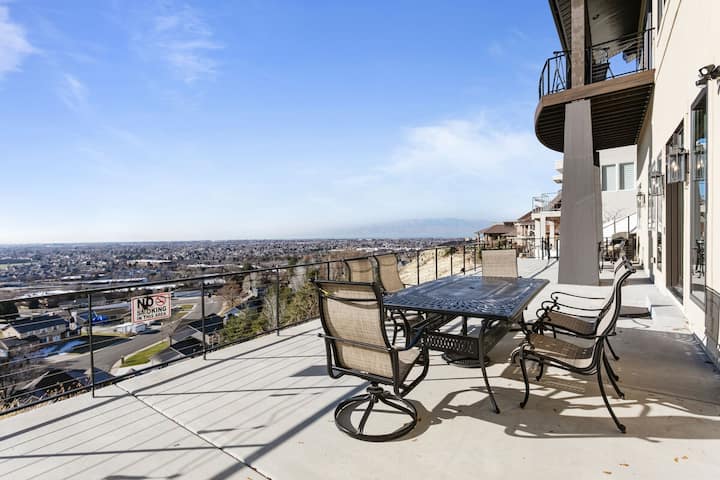 4br Eyeful Tower: Unforgettable Views, Deck & Bbq - Provo, UT