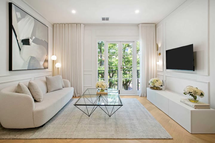 Modern Parisian Style Apartment - Brunswick