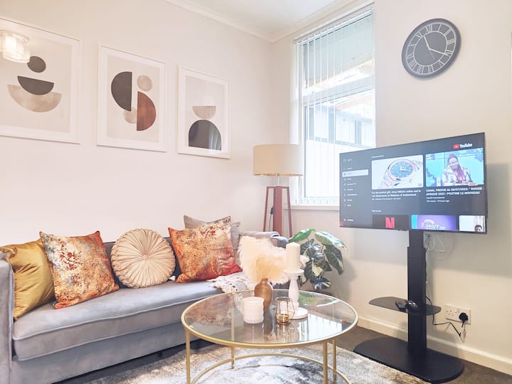 Large 3 Bed House Wolverhampton - Wolverhampton