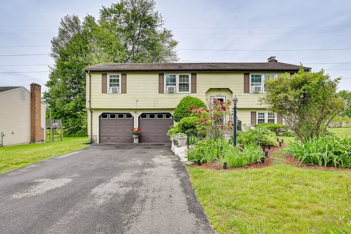 Charming Windsor Home W/ Private Backyard! - Hartford, CT