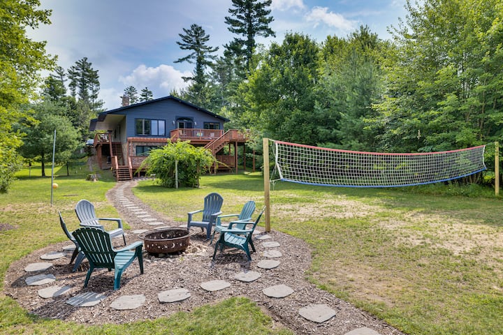 Game Room + Hot Tub: Waterfront Lake Arbutus Cabin - Wisconsin