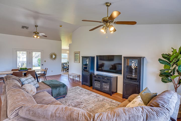 Thatcher Home W/ Fenced Backyard: 3 Mi To Downtown - Safford, AZ