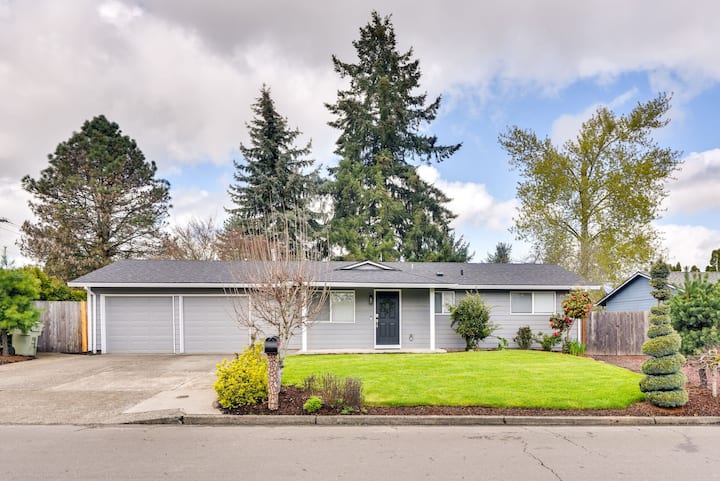 Cozy Pet Friendly Beaverton Home With A Backyard! - Hillsboro, OR