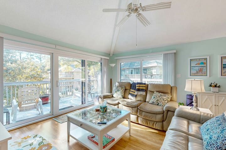2br Near Golf/beach With Pool Access & Deck - Sunset Beach, NC