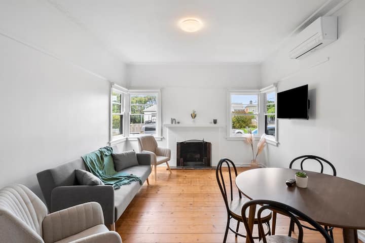 Retro 3br Gem Near Beach And Cbd, Mibnb - Geelong