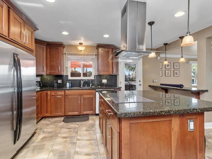 Beachtown Bella 2 Bed Ocean View - Oceanside, CA