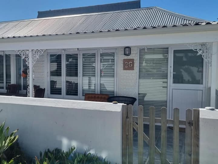Sun Kiss Beach Cottage Melkbosstrand - Cape Town