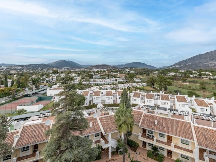 Newly Refurbished 2 Bdrm Amazing Complex W Pools - Puerto Banús