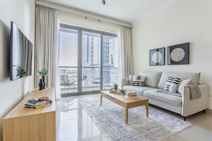 Spacious 1br Next To Water Canal In Business Bay! - Dubai