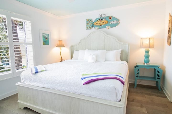 Two Bedroom Two Queen And One King, Sleeps 6 - Pawleys Island, SC