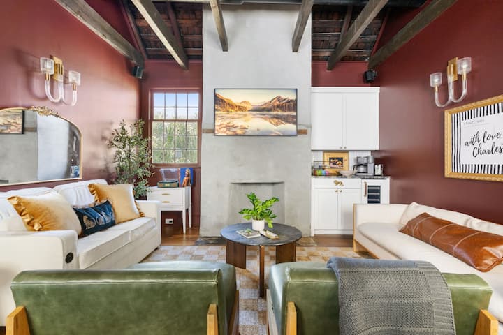 Designer Chic 6br Full Downtown Charleston Duplex - Charleston, SC