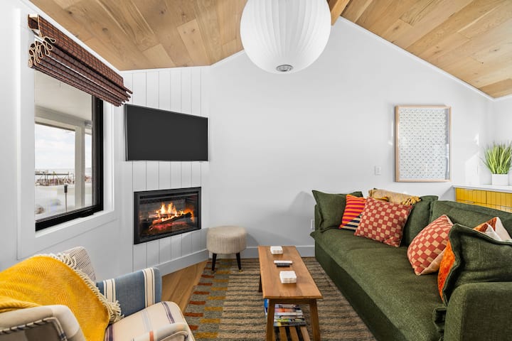 Newly Renovated Beachside Cabin 8! - Traverse City, MI