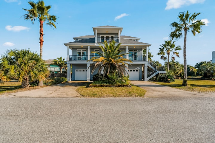 Family Tides Beach House | Dog-friendly | Hot Tub - Gulf Breeze, FL