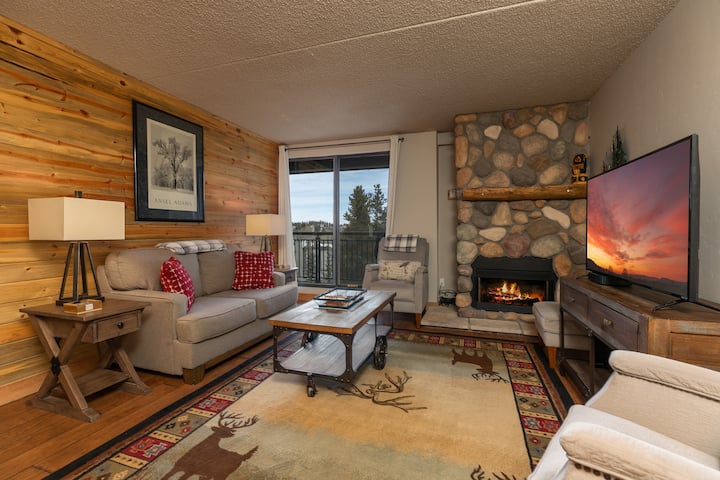 Trails End Sweet Dreams Condo: Stroll To Main Stre - Breckenridge, CO