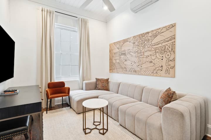 Welcoming Hideaway For City Explorers 1bd | 2ba - New Orleans, LA