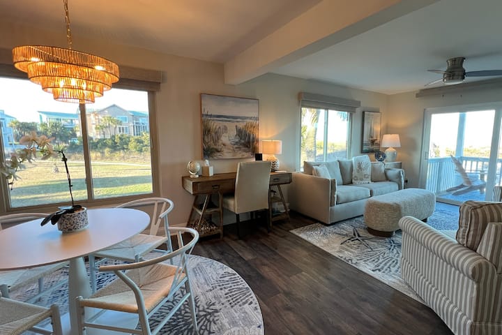 Beachfront Saint Helena Island Condo W/ Amenities! - Harbor Island, SC