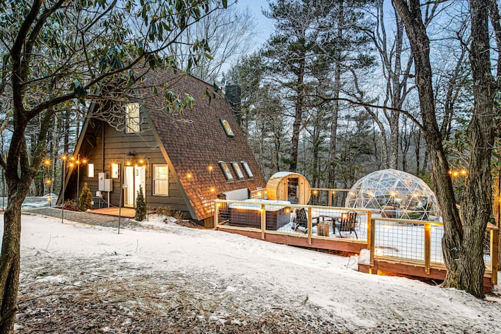 Open Mt Luxe A-frame W/ Dome, Hot Tub & Sauna - Blowing Rock, NC