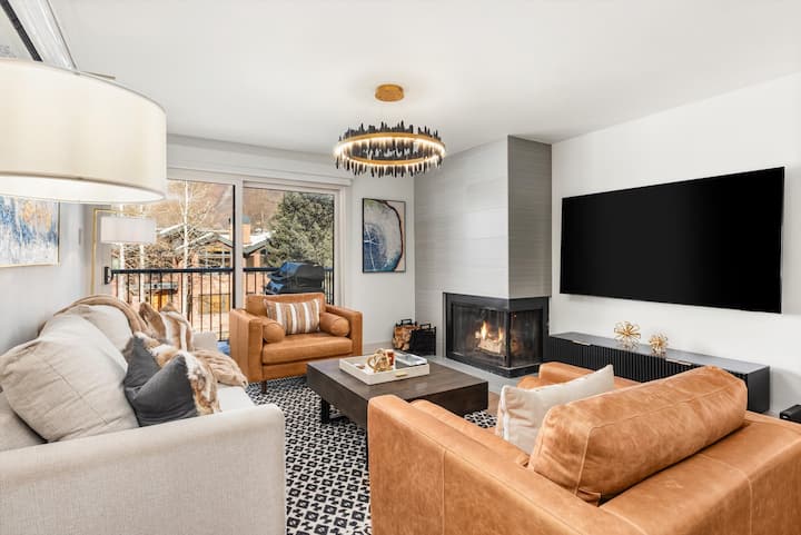 Renovated 2 Br/2 Ba - Walk To Gondola! - Aspen, CO