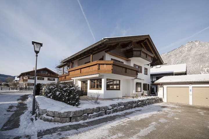 Holiday House "The 12/14" In Garmisch-partenkirche - Garmisch-Partenkirchen