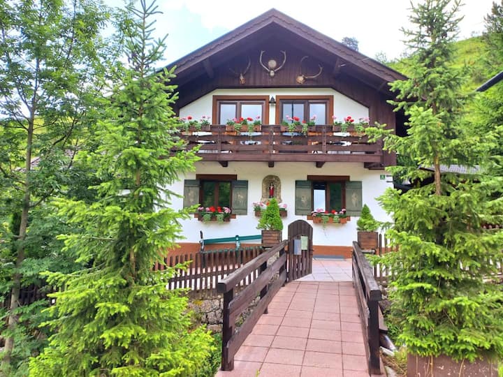 Rustic Holiday House "Lodge" In Grainau - Zugspitze