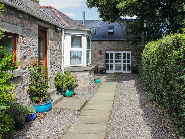 Pine Tree Cottage - Uk45925 - Ballater