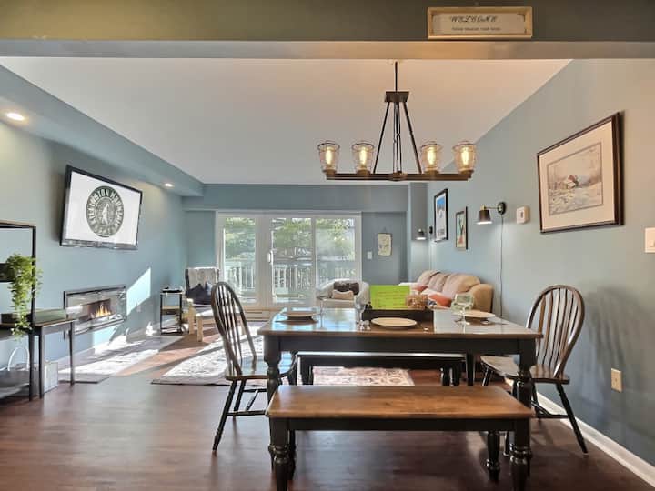 Moosetracks- Hot Tub, Pool, Gym, Sauna, Shuttle! - Killington, VT