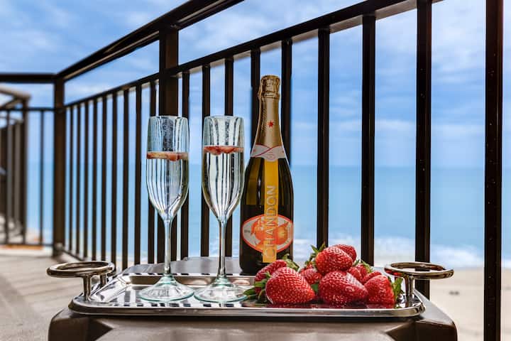 Beachfront Bliss 1br Oceanview Suite - Myrtle Beach, SC