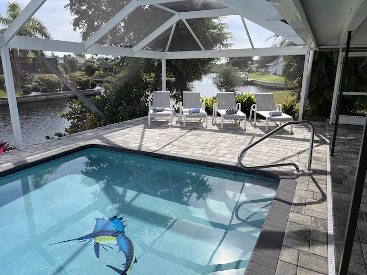 Villa Blue Marlin: Waterfront Pool & Dock Retreat - Cape Coral, FL