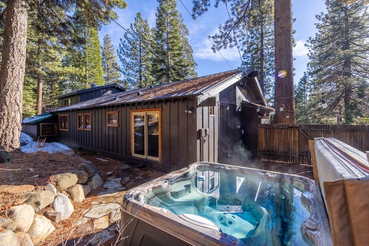 Hideaway In Highlands - 4 Br, Hot Tub, Pets Ok - Tahoe City, CA