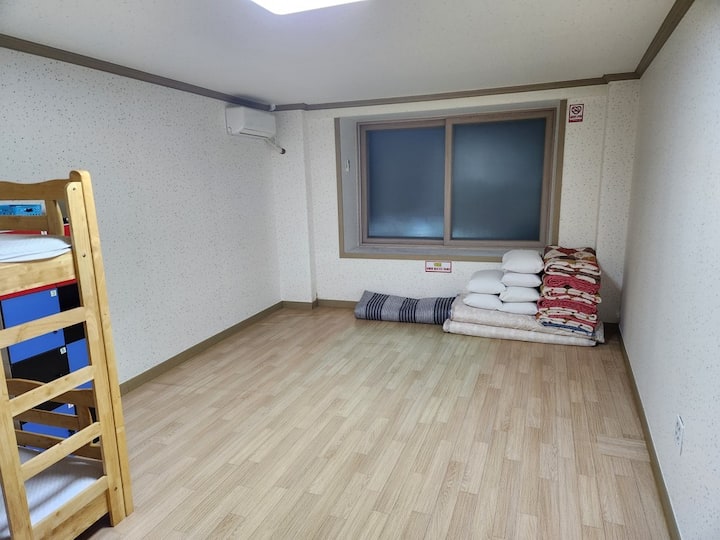 #한옥마을 #경기전 #풍남문 #낭만 가족 8~10인실 - Jeonju-si