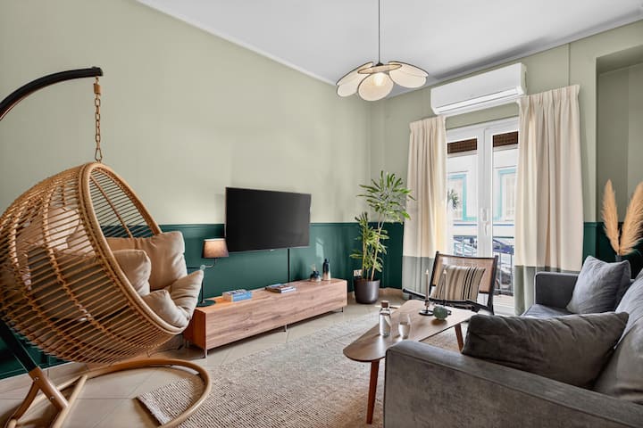 Prime Location Near Acropolis, Private Sunny Patio - Athens