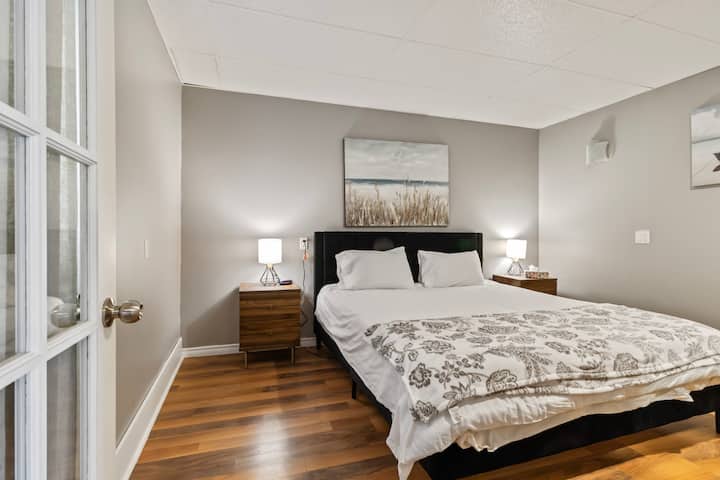 Seaside Serenity: Cozy Beach-themed Apartment - Shediac