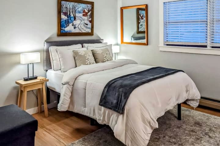 1br Downtown Studio W/kitchenette, Streaming, Ac - Ludlow, VT