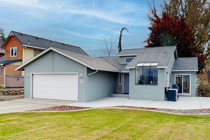 2br Lakefront With Water View & Patios- Near Golf - Mission Ridge Ski Resort, WA