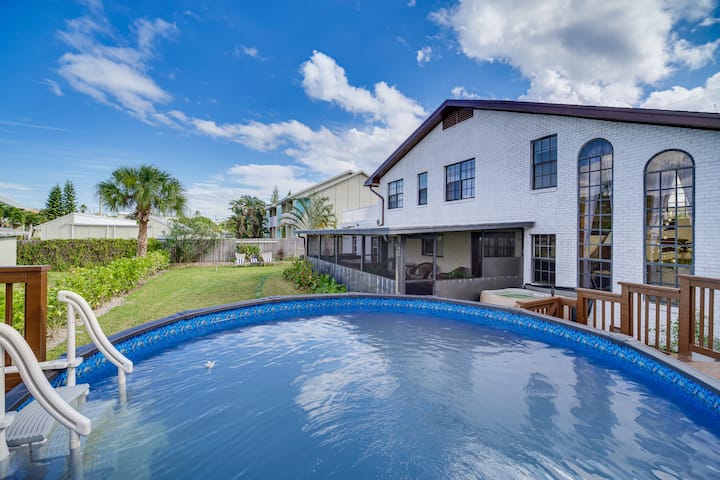 ‘Moon Beach Manor’ W/ Private Pool & Hot Tub! - Cocoa Beach, FL