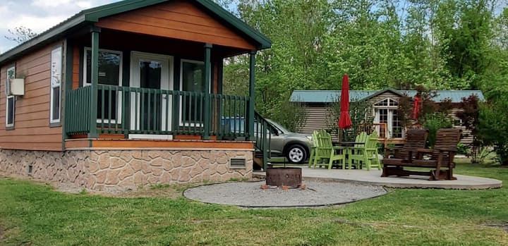 Cabin 3 - Scottdale, PA
