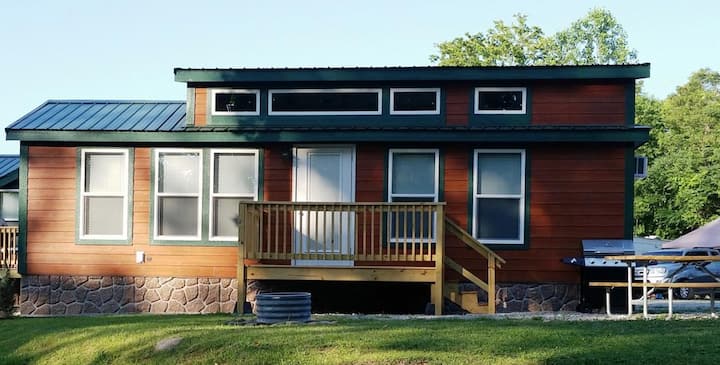 Cabin 5 - Scottdale, PA