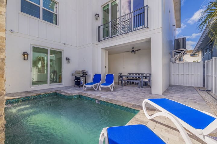 Ocean Pearl 1b - New Home 4 Bed 3 Bath Heated Pool - Indian Rocks Beach, FL