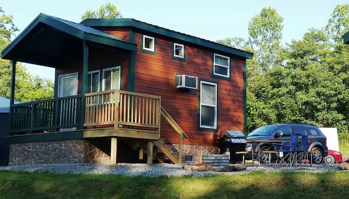 Cabin 7 - Scottdale, PA